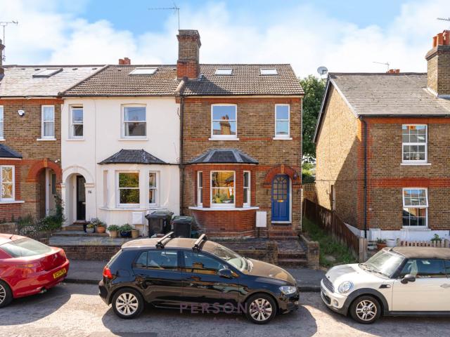 3 bed end terrace available