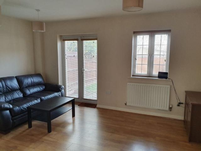 3 Bed End Terrace, Crediton Close, CV3