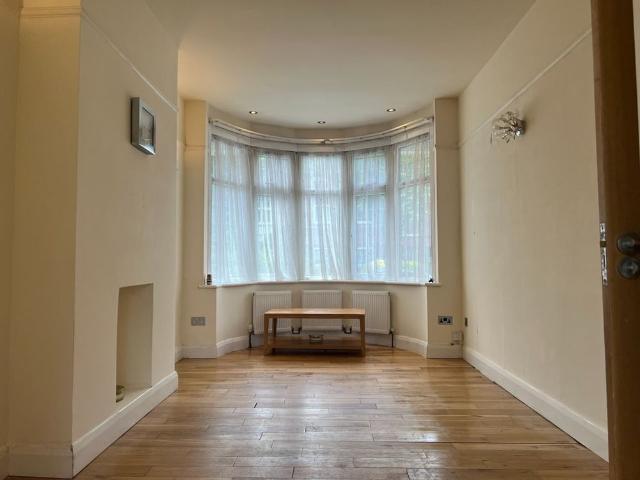 3 Bed End Terrace, Ethelbert Gardens, IG2