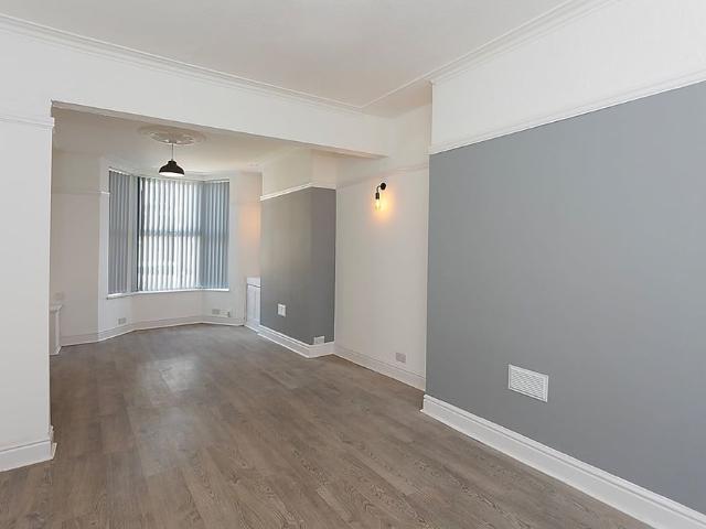 3 Bed End Terrace, Gilroy Road, L6
