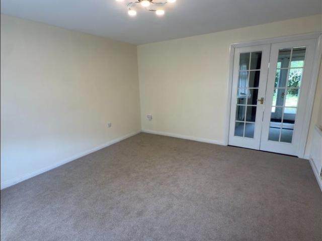 3 Bed End Terrace, Gladstone Gardens, TW3
