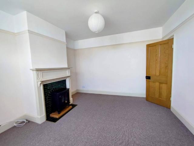 3 Bed End Terrace, Ham Green, BS20