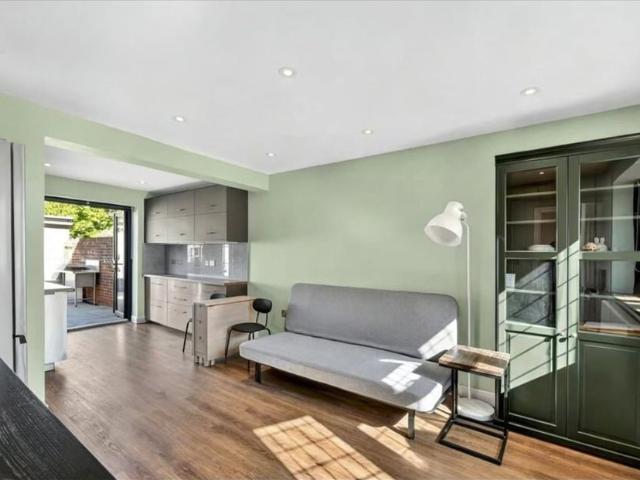 3 Bed End Terrace, Hickin St, E14