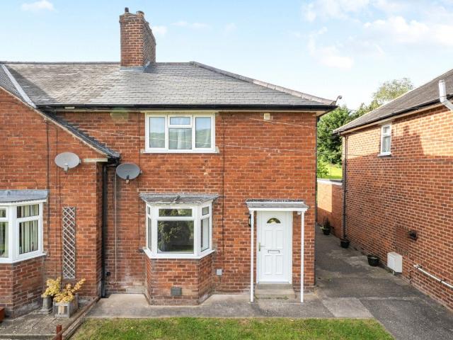 3 bed End Terrace House To Let