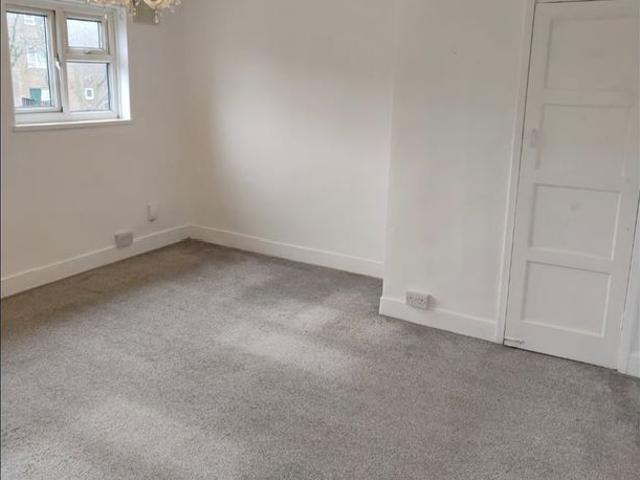 3 Bed End Terrace, Jaunty Crescent, S12