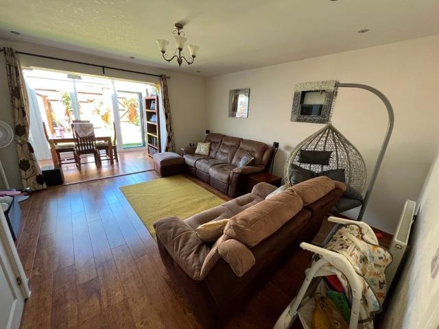 3 Bed End Terrace, Kennet Walk, RG1