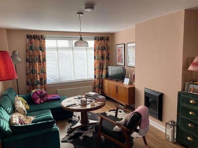 3 Bed End Terrace, Northfield Farm Avenue, EH8
