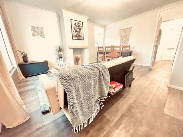 3 Bed End Terrace, Stanbury Walk, M40