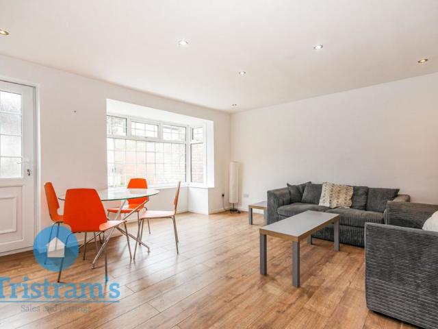 3 bed End Terraced House for Rent
