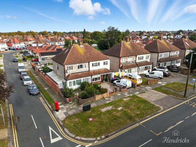 3 Bed For Sale in Southend on sea