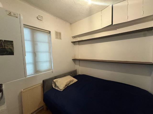 3 Bed Flat, Mundania Road, SE22