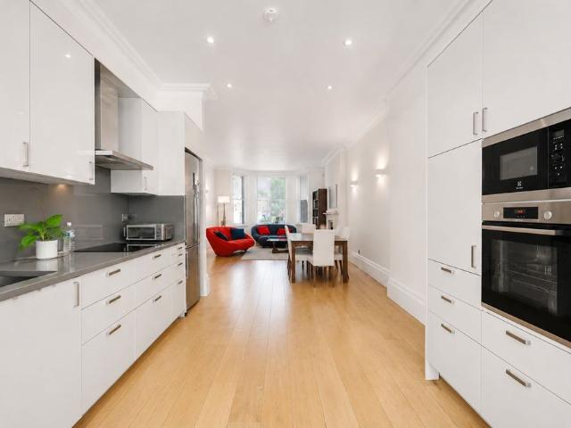 3 Bed Flat, Marloes Road, W8