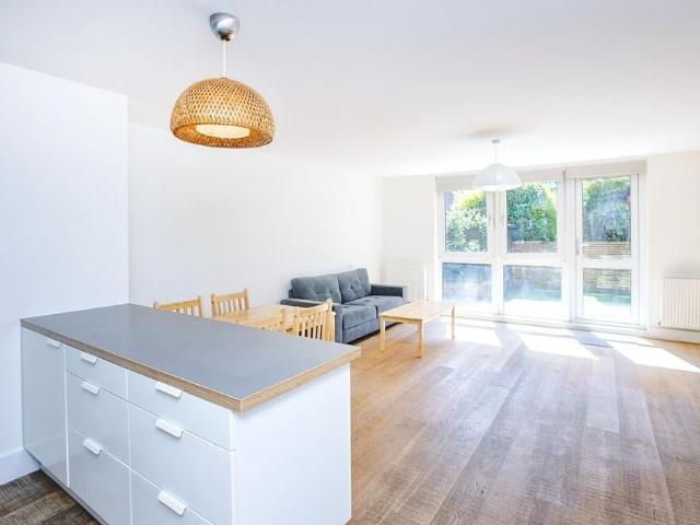 3 Bed Flat, Mayford, NW1