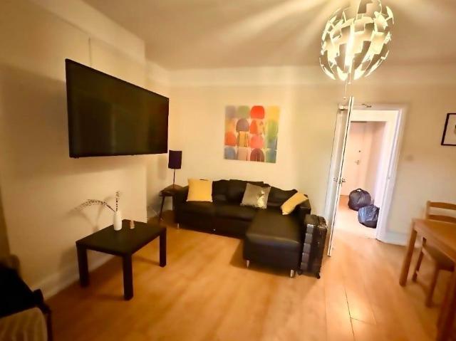 3 Bed Flat, Milton Road, SO15