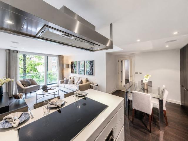 3 Bed Flat, Moore House, SW1W