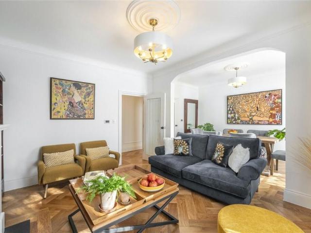 3 Bed Flat, Montrose Court, NW11