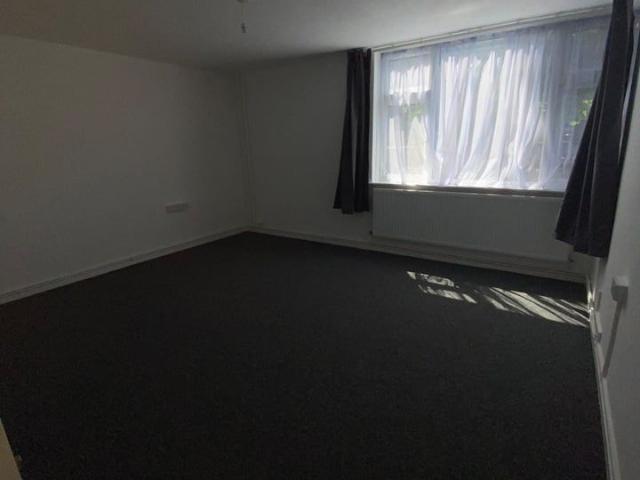 3 Bed Flat, Nairn St, E14