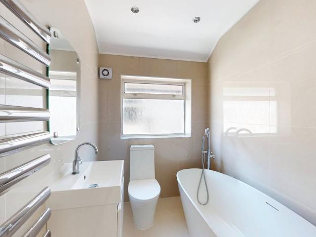 3 Bed Flat, Neeld Crescent, NW4