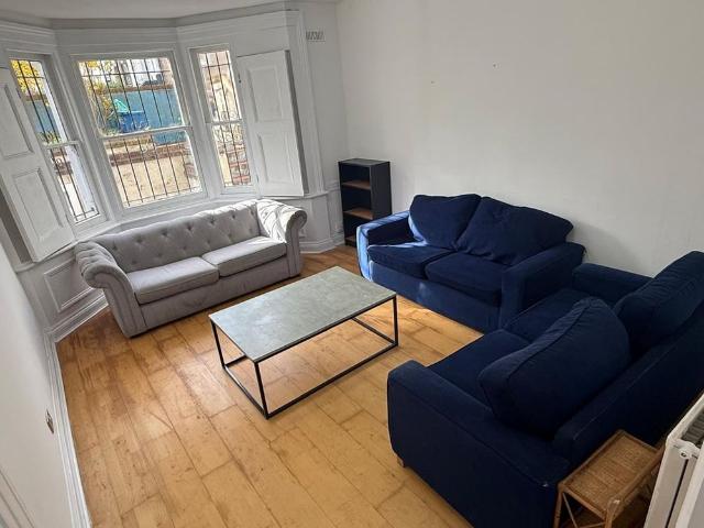 3 Bed Flat, Nightingale Road, E5