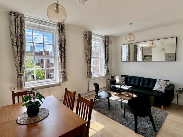 3 Bed Flat, Nottingwood House, W11