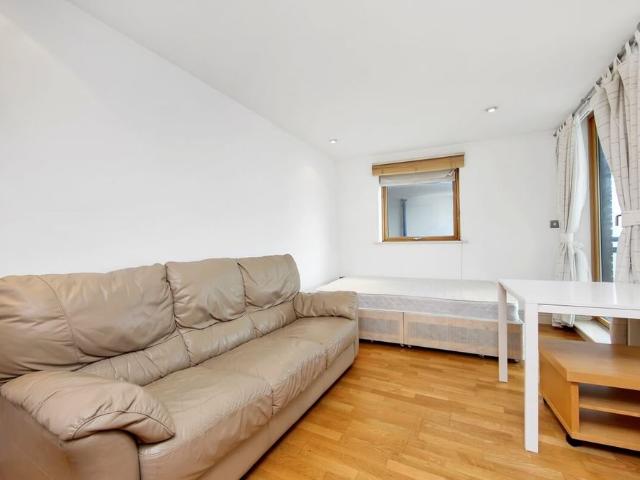 3 Bed Flat, Nova Building, E14