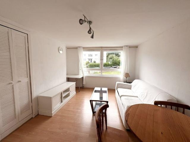 3 Bed Flat, Oxgangs Farm Gardens, EH13