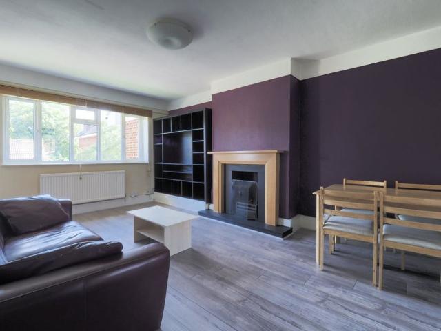 3 Bed Flat, Off East End Road, N2