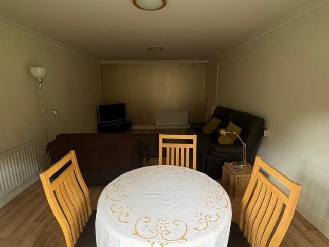 3 Bed Flat, Orchard Brae Avenue, EH4