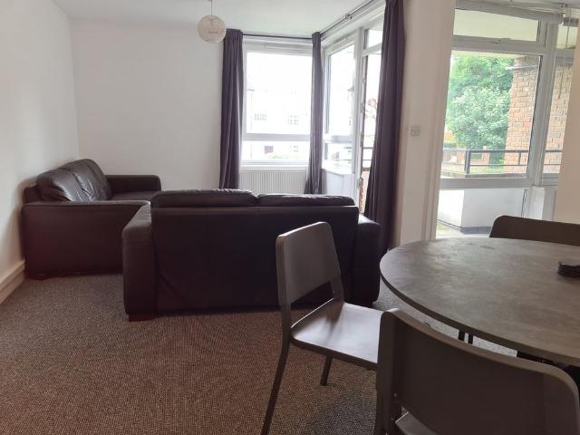 3 Bed Flat, Augustus Road, SW19