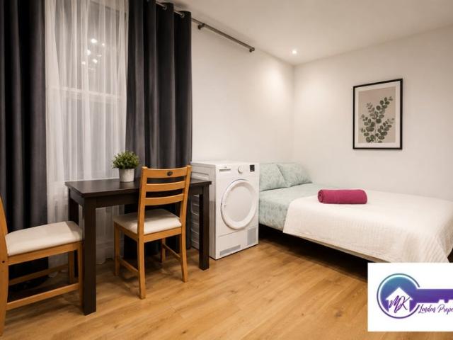 3 Bed Flat Available in Camden Ideal for Students
