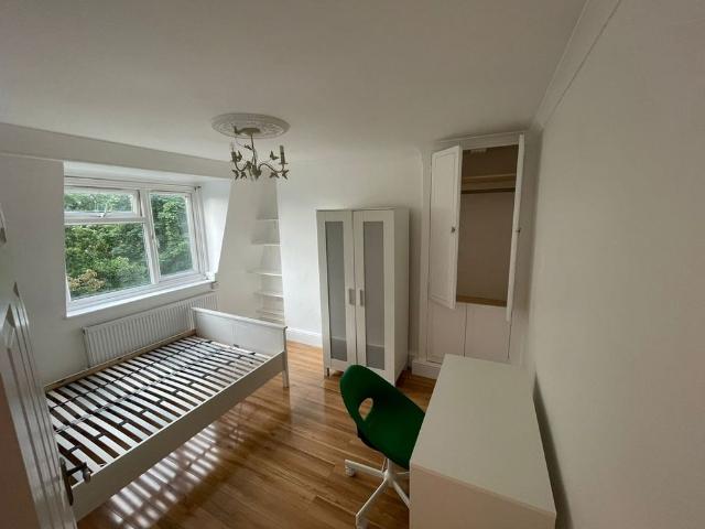 3 Bed Flat, Acton, W3