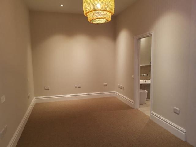 3 Bed Flat, Ambleside Avenue, SW16