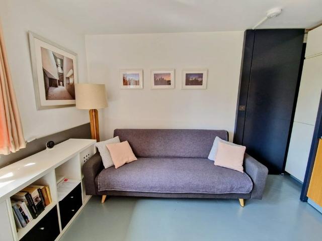 3 Bed Flat, Arthur Deakin House, E1