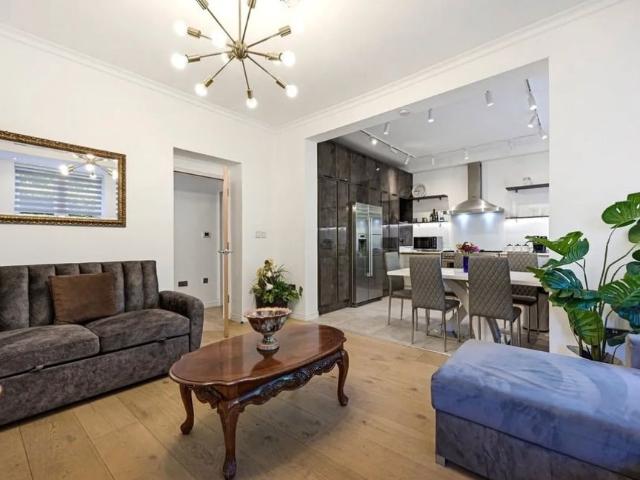3 Bed Flat, Ashburnham Mansions, SW10