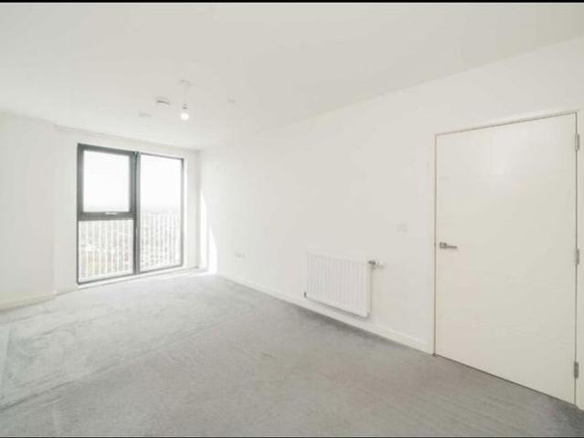 3 Bed Flat, Baronet House, NW10