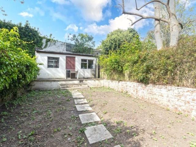 3 Bed Flat, Barclay Road, SW6