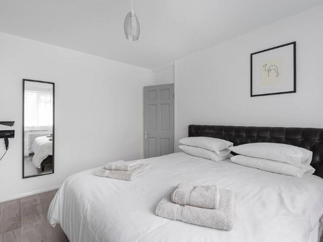 3 Bed Flat, Benson Court, N19