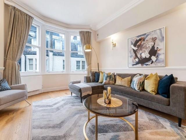 3 Bed Flat, Berkeley St, W1J