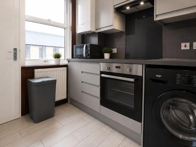 3 Bed Flat, Bishops Bridge Road, W2