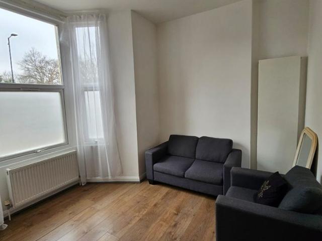 3 Bed Flat, Blackstock Road, N4
