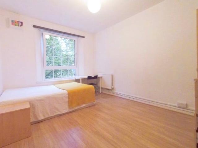 3 Bed Flat, Bodeney House, SE5