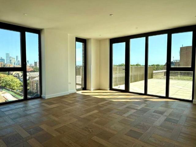 3 Bed Flat, Boxwood Gardens, E1W