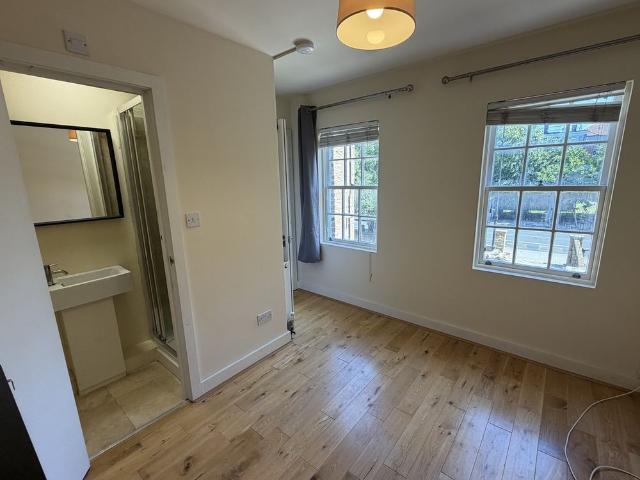 3 Bed Flat, Brixton Road, SW9