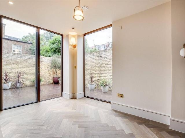 3 Bed Flat, Bronze Foundry House, SW6
