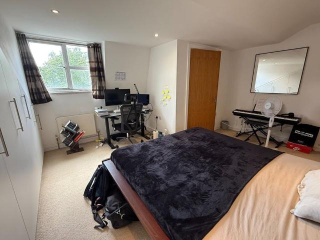 3 Bed Flat, Brook Avenue, HA9