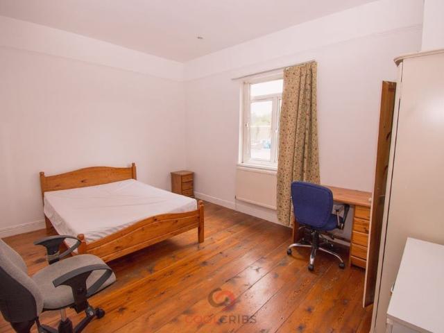 3 Bed Flat, Caledonian Road, N7