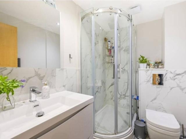 3 Bed Flat, Canary Wharf, E14