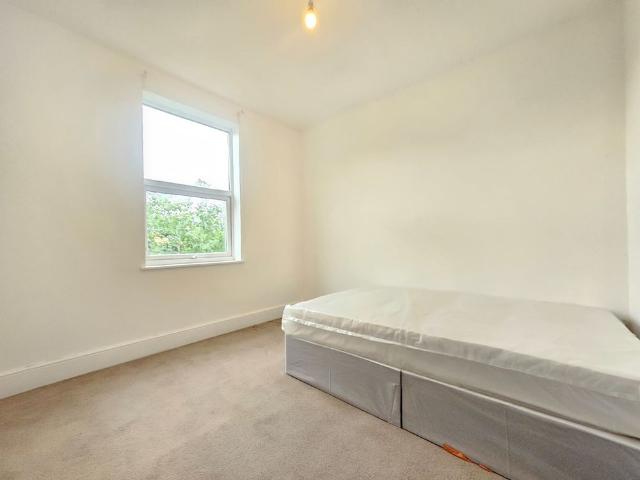 3 Bed Flat, Cassland Road, E9