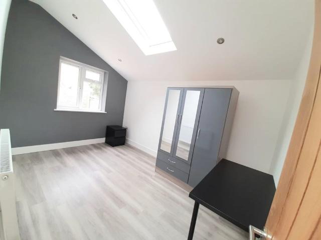 3 Bed Flat, Cedar Road, CR0