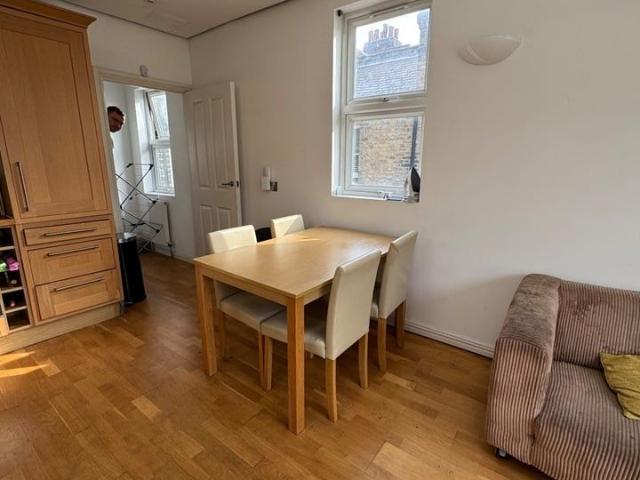 3 Bed Flat, Church Lane, SW17
